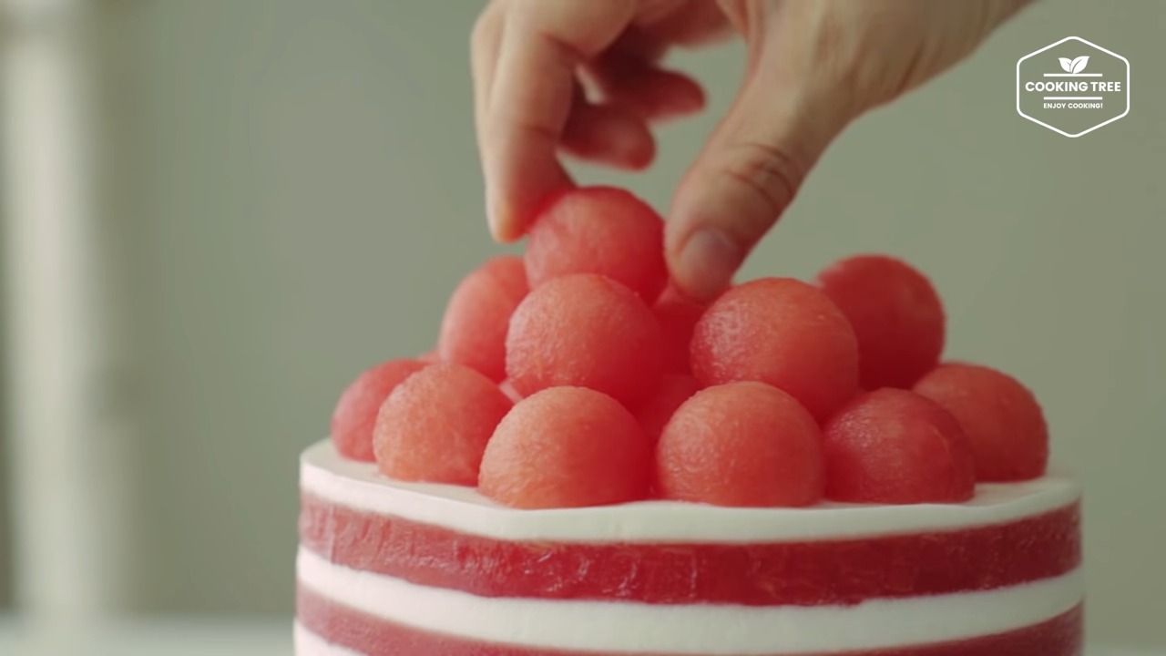 Watermelon jelly cake Recipe