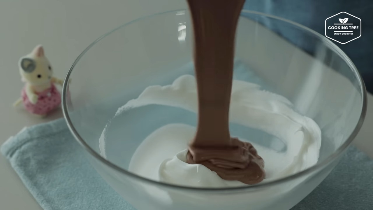 Triple Chocolate Charlotte Cake Recipe