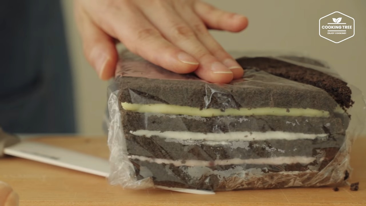 Black Chocolate Sandwich Cake Recipe