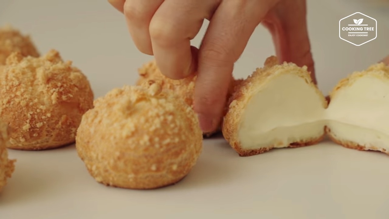 Crumble Cream puff (Choux) Recipe