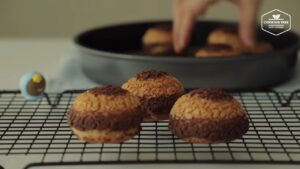 Double Chocolate Cream puff (Cookie Choux)