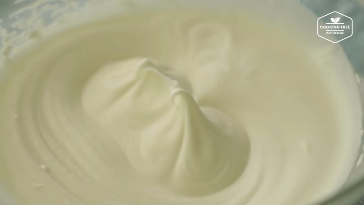 Double Chocolate Cream puff (Cookie Choux)