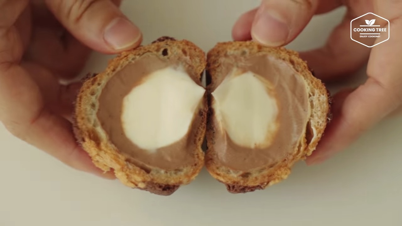 Double Chocolate Cream puff (Cookie Choux)