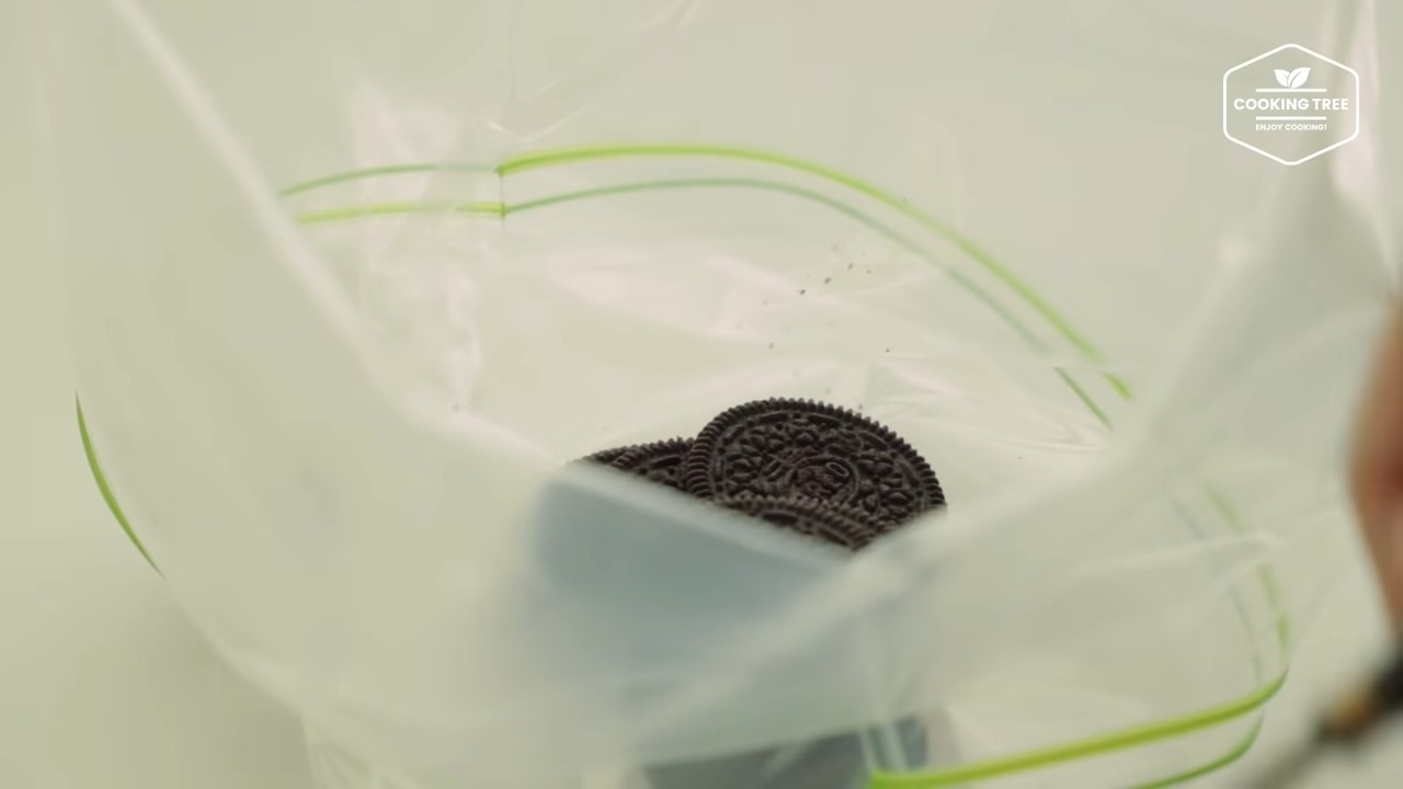 No-Gelatin & No-Bake Oreo Chocolate Mousse Cake