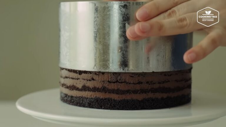 No-Gelatin & No-Bake Oreo Chocolate Mousse Cake
