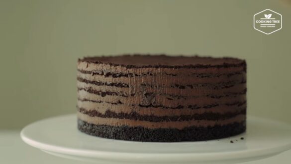 No-Gelatin & No-Bake Oreo Chocolate Mousse Cake
