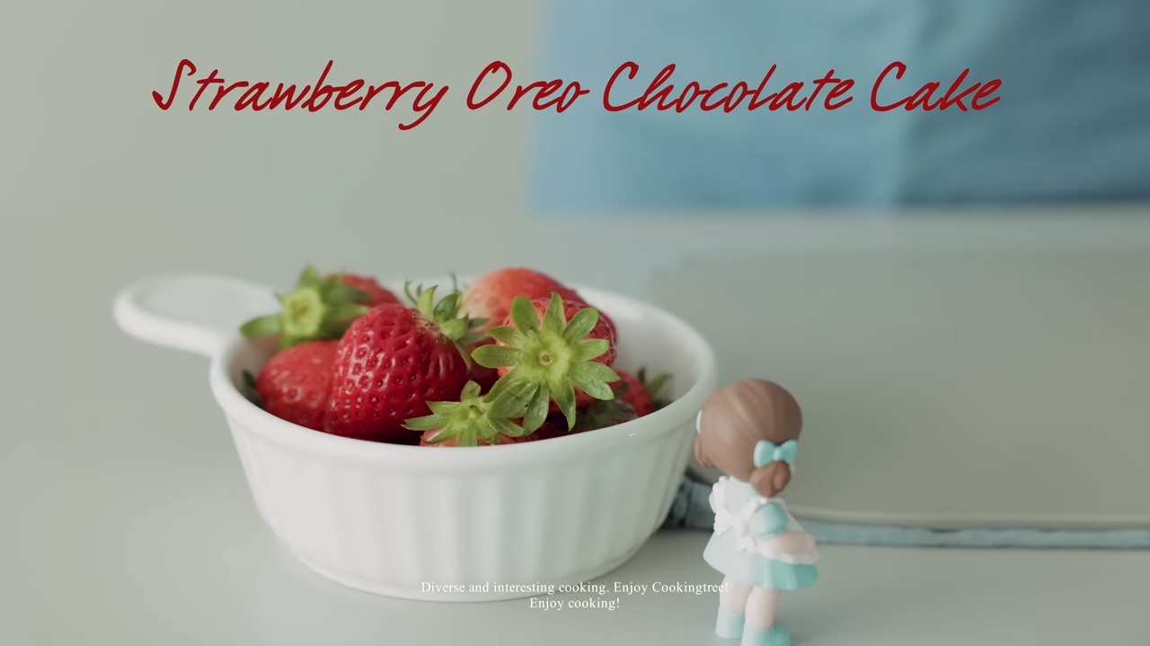 Strawberry Oreo Chocolate Cake Recipe