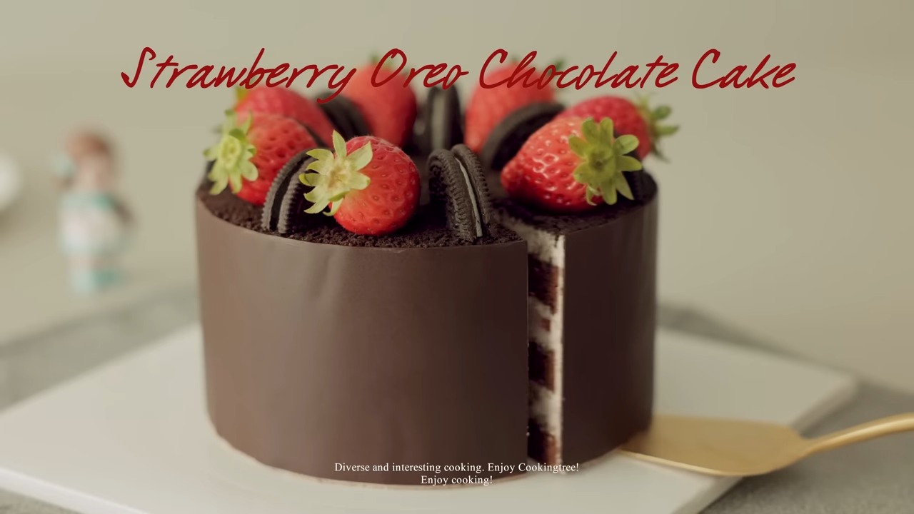 Strawberry Oreo Chocolate Cake Recipe