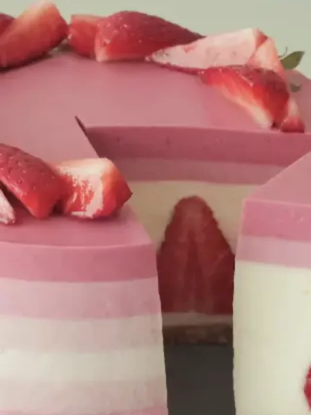 Layer Strawberry Cheesecake Recipe | Cooking Tree