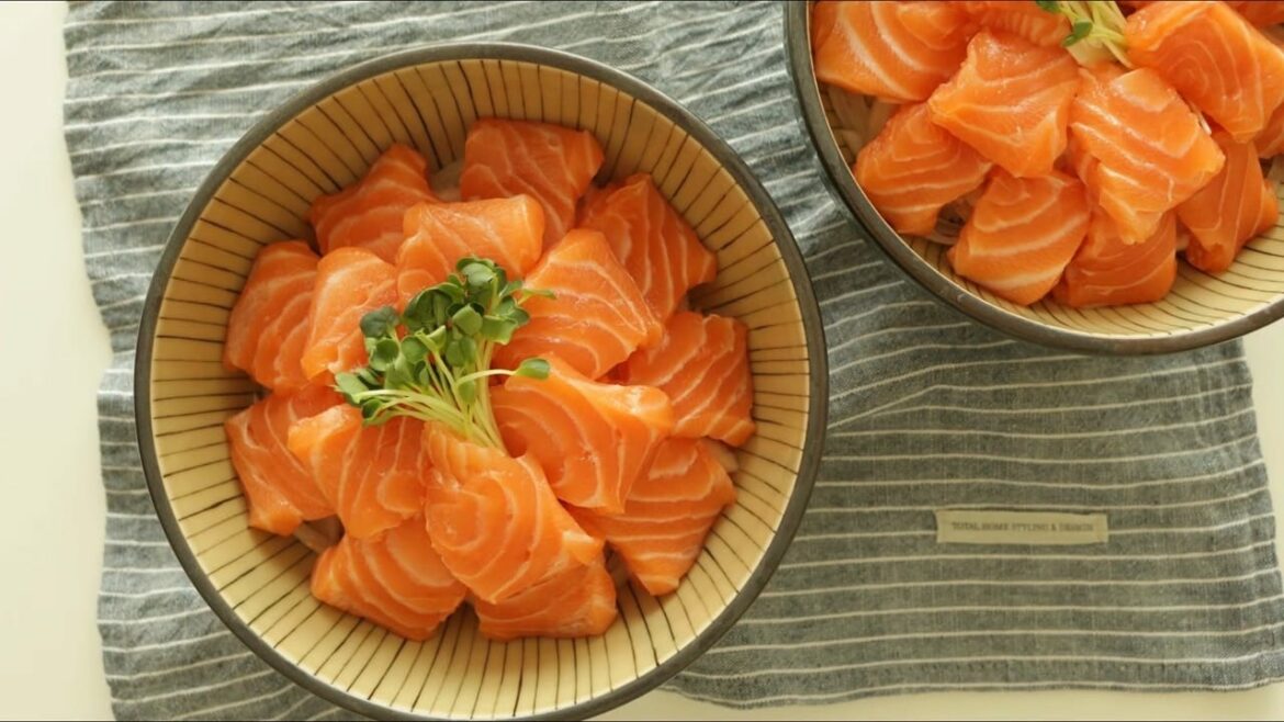 How to make Salmon Donburi