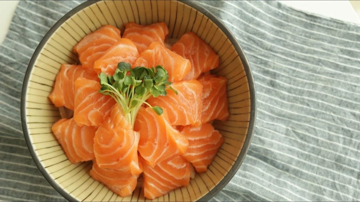 How to make Salmon Donburi